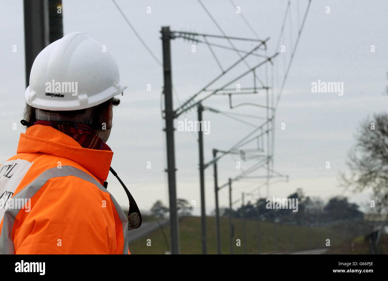 000 volt overhead power lines 07 02 03 hi-res stock photography and ...