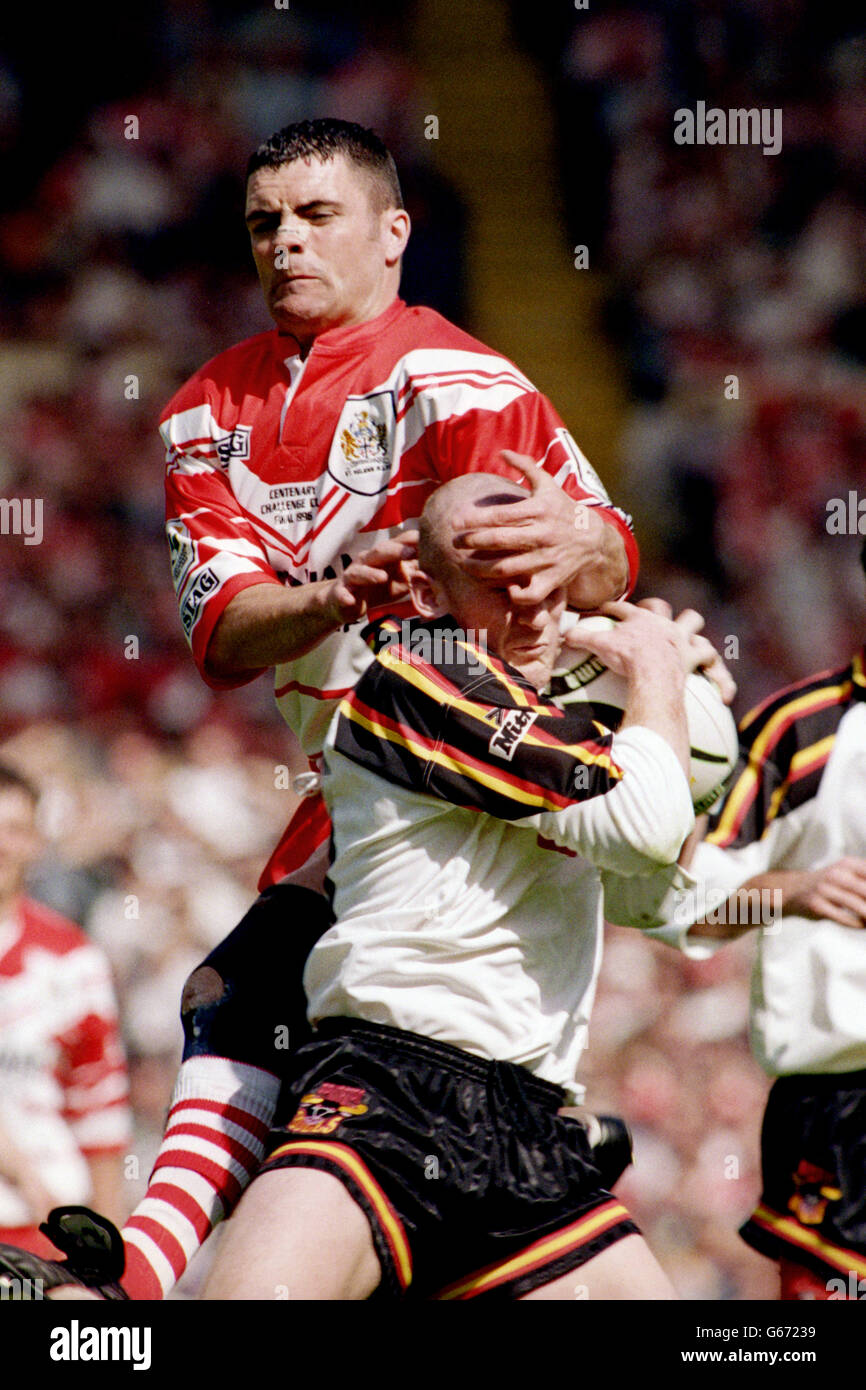Rugby League - Silk Cut Challenge Cup Final - St Helens v Bradford ...