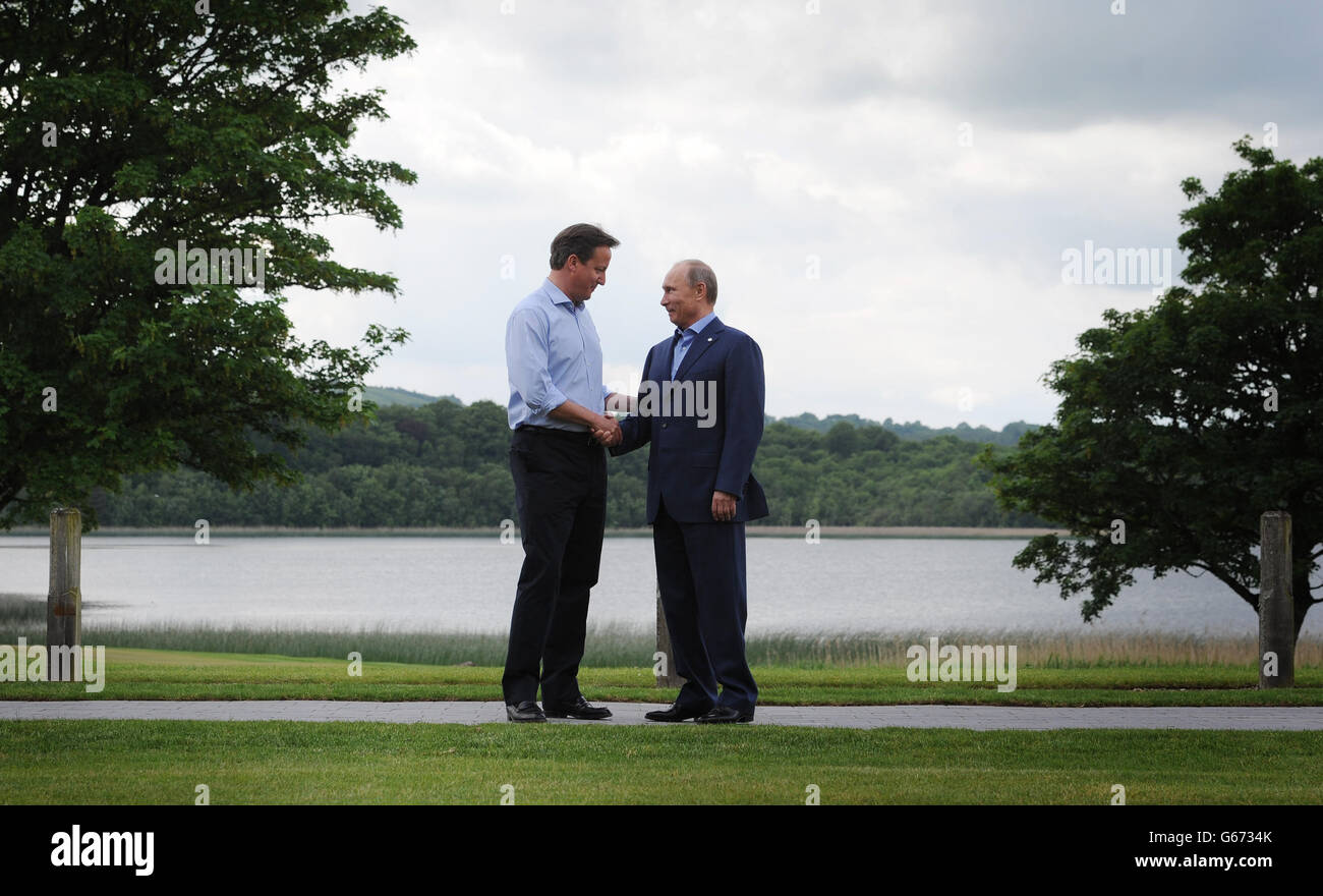 Prime Minister David Cameron welcomes Russian President Vladimir Putin ...