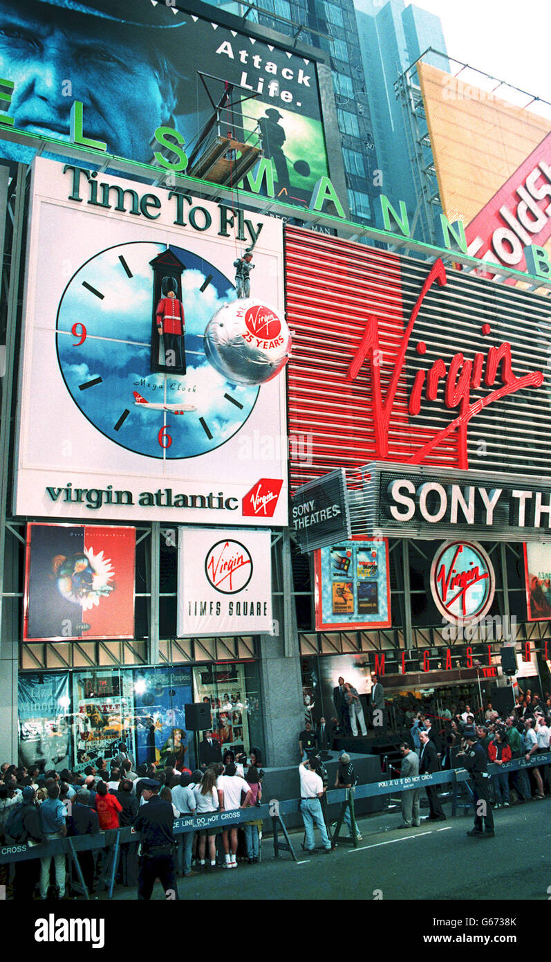 Virgin boss Richard Branson brings the traffic in New York's Time ...