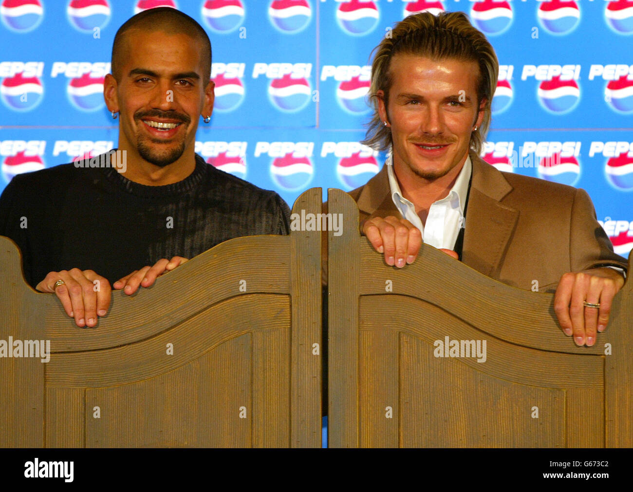David Beckham & Veron Pepsi Stock Photo - Alamy