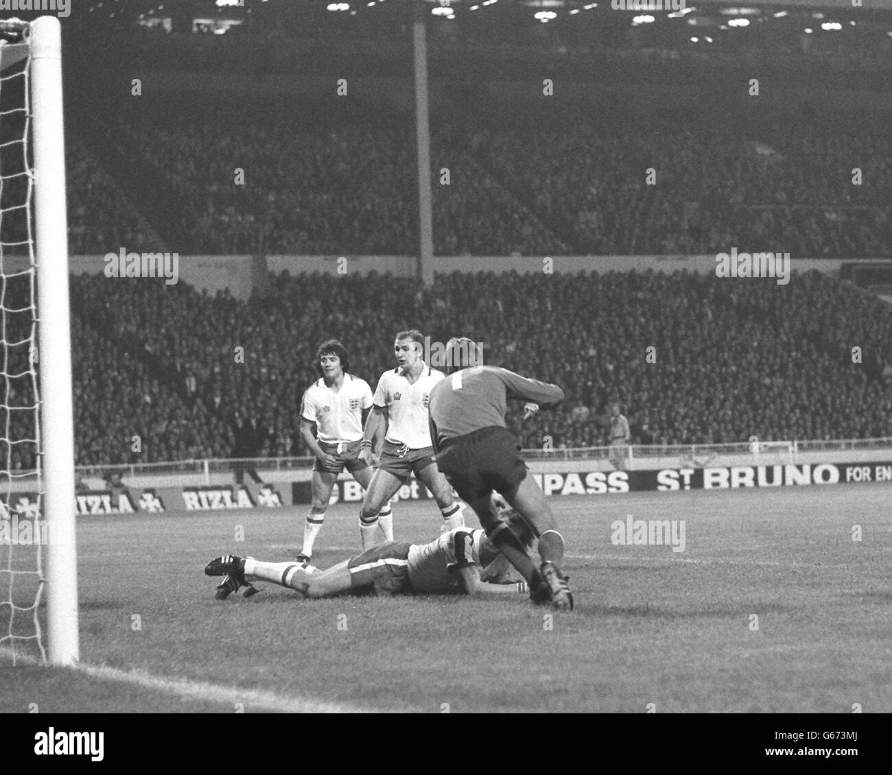 Joe royle england Black and White Stock Photos & Images - Alamy