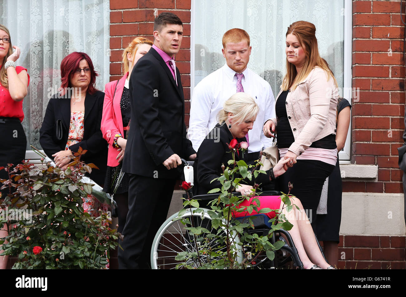 Beth jones funeral hi-res stock photography and images - Alamy