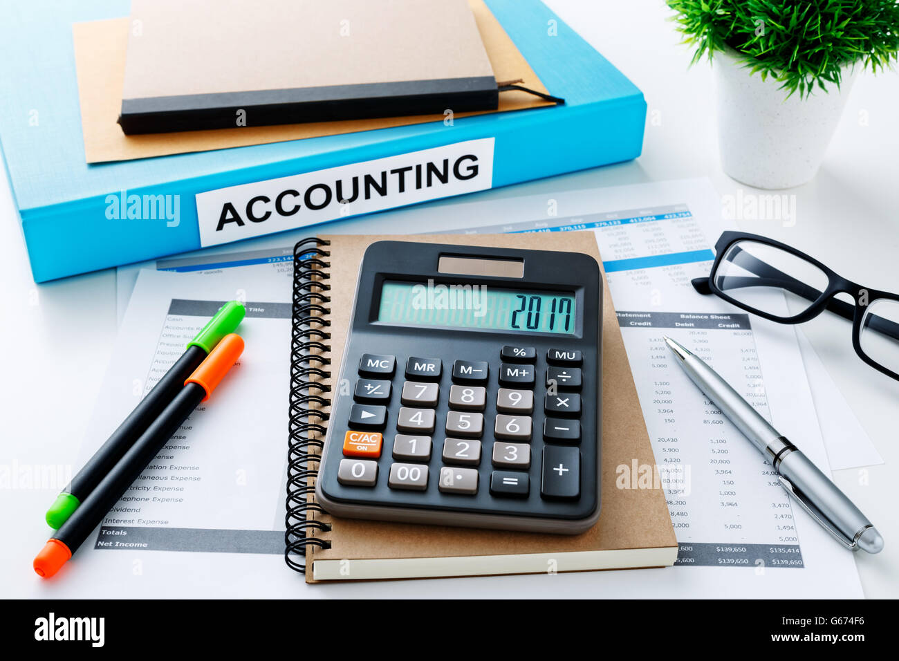 Accounting calculator hi-res stock photography and images - Alamy