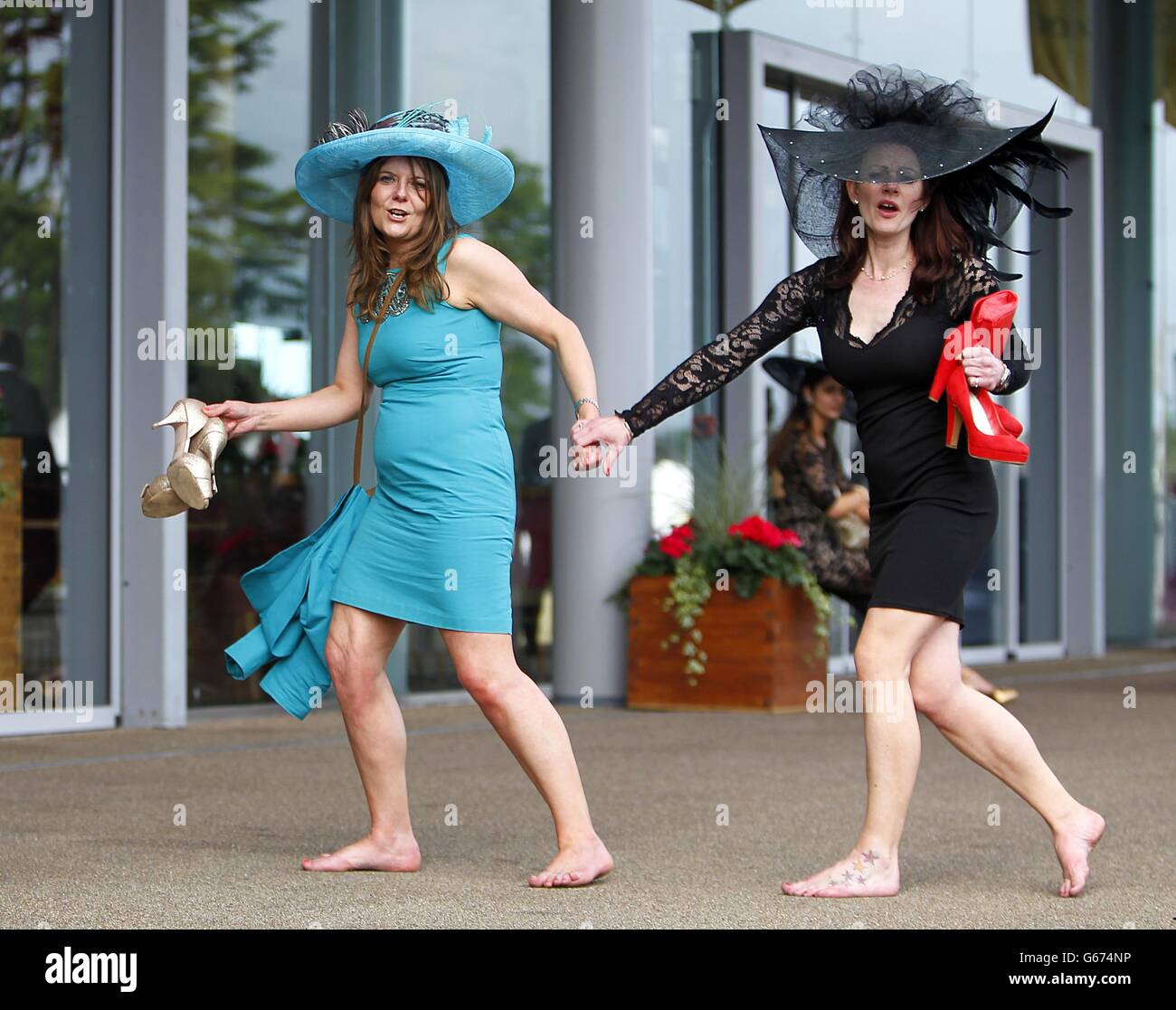 Guests leave at the end of Ladies' Day at Royal Ascot Stock Photo - Alamy