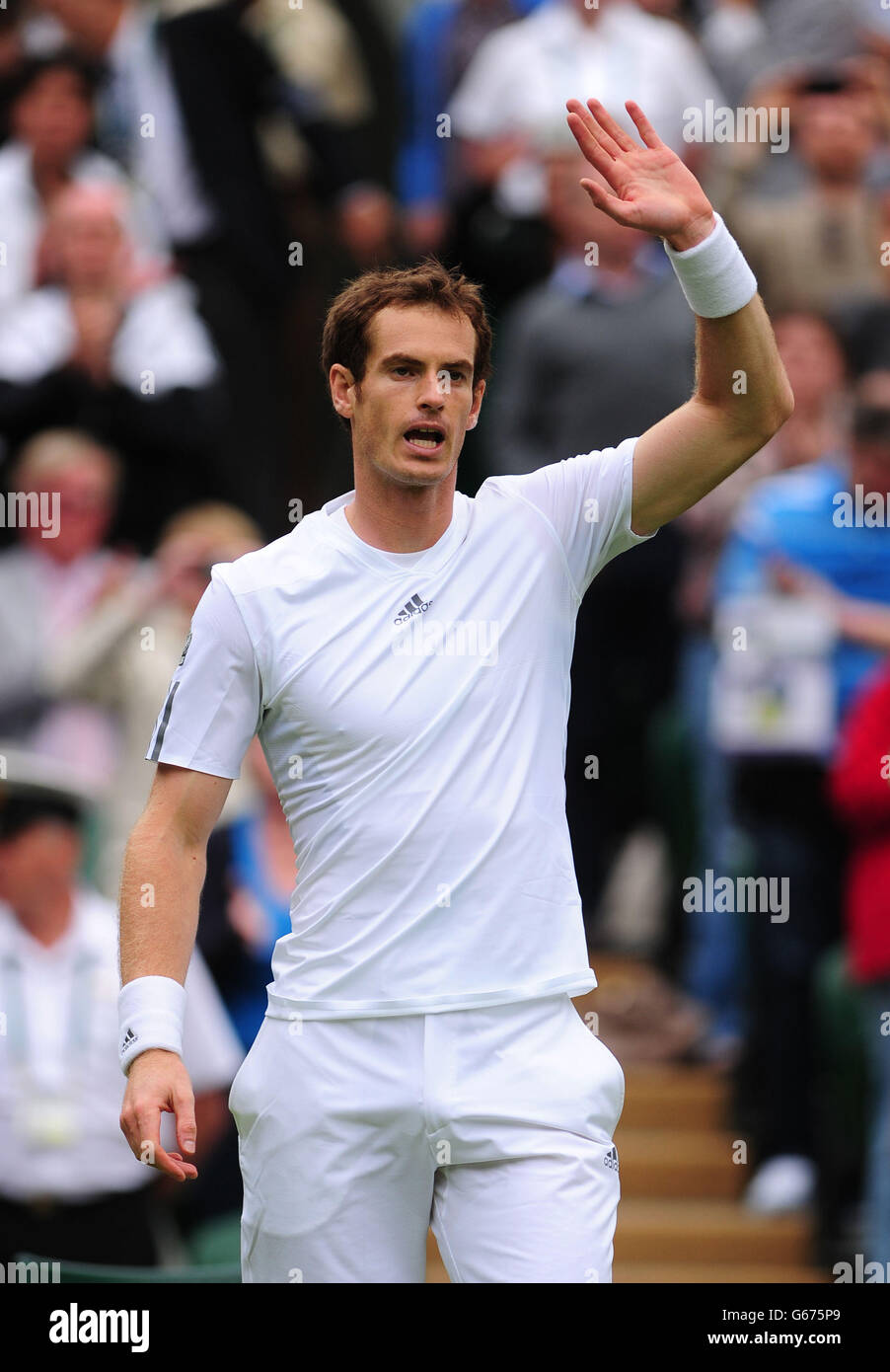 Great Britain's Andy Murray celebrates defeating Germany's Benjamin ...