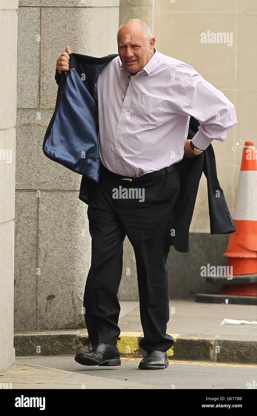 Eddy Shah arriving at the Old Bailey where he is due to give evidence ...