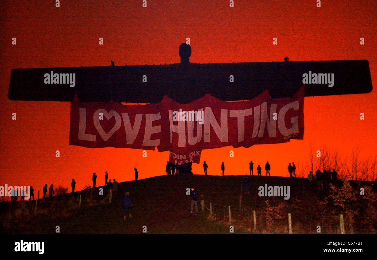 Pro hunting campaign Angel of the North Stock Photo - Alamy
