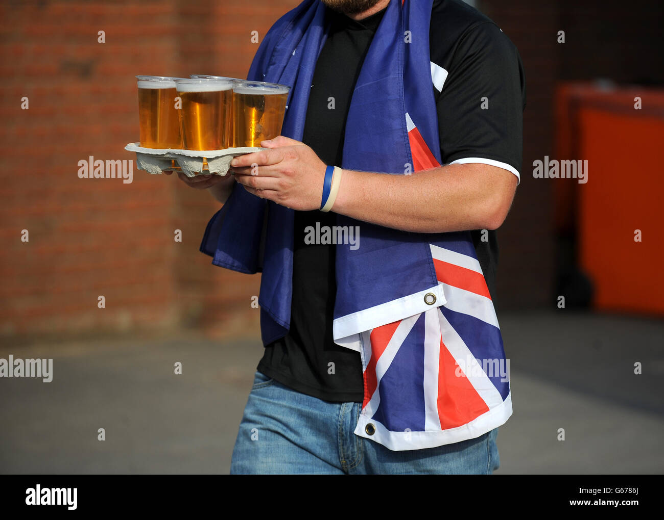 Cricket drinks hi-res stock photography and images - Alamy
