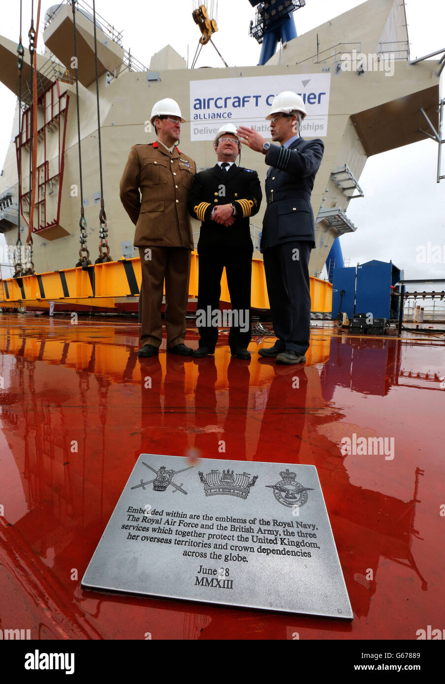 (left to right) Colonel Stuart Barnard of the Army Air Corp, Capt ...
