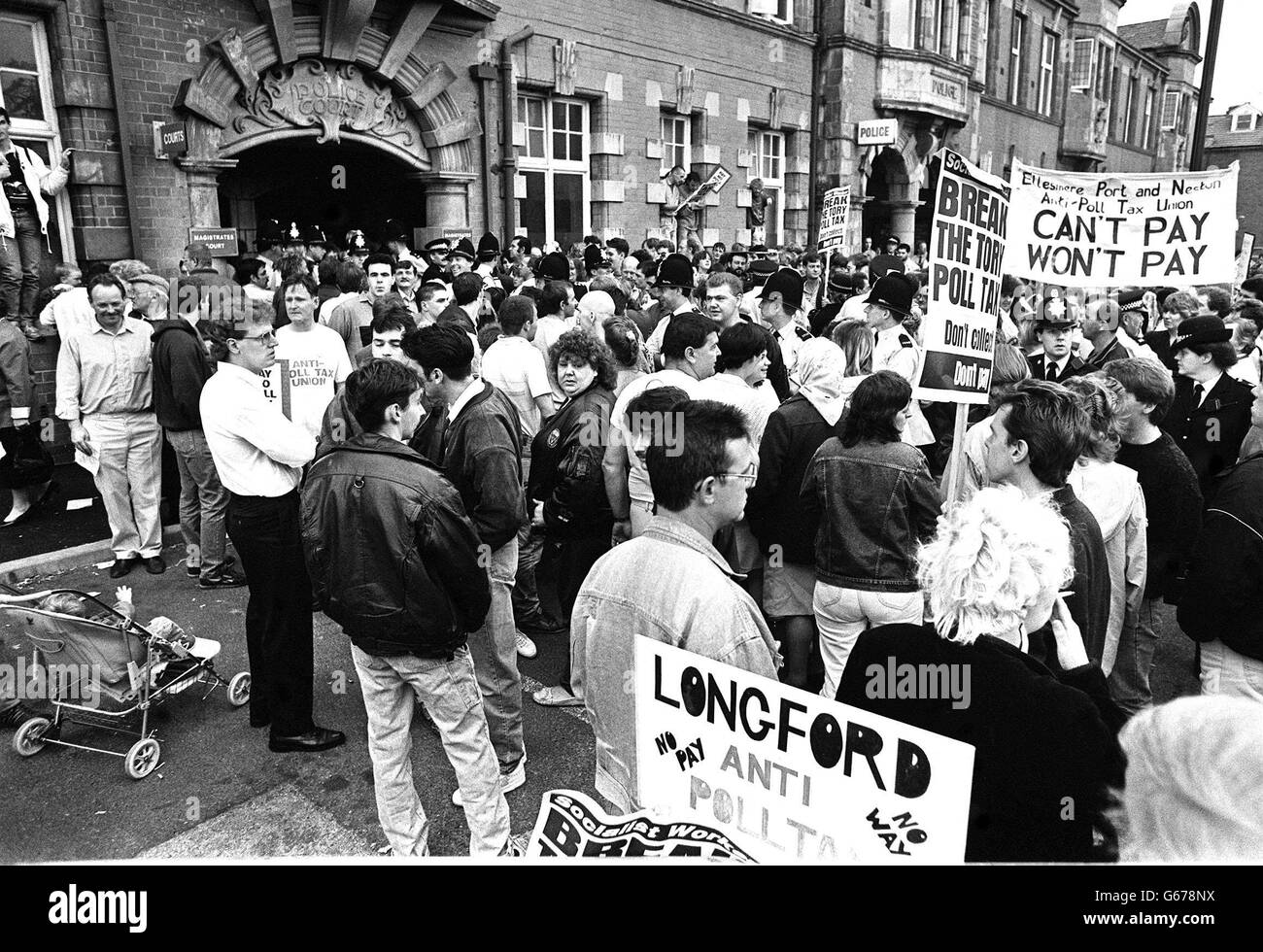 Poll tax protesters hi-res stock photography and images - Alamy