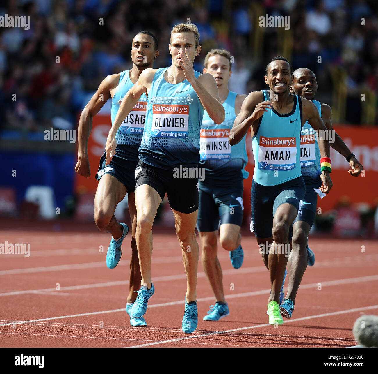 Mohammed Aman of Ethiopia (right) on his way to winning the Men's 800m ...