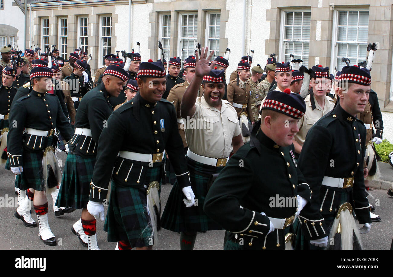 Soldiers from the royal regiment of scotland 3 scots hi-res stock ...