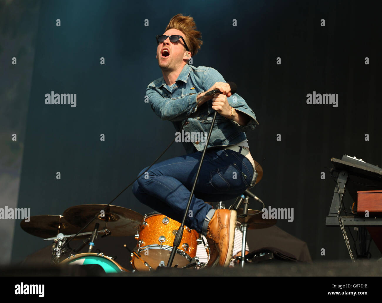 Ricky Wilson of the Kaiser Chiefs performing at Barclaycard Presents ...