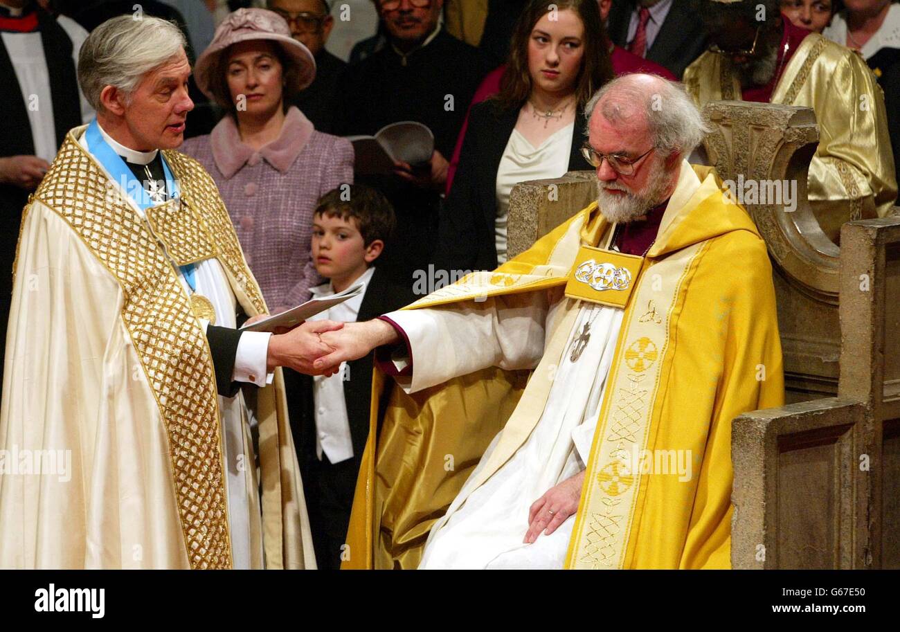 Religion archbishop ceremony gown robe costume sitting hi-res stock ...