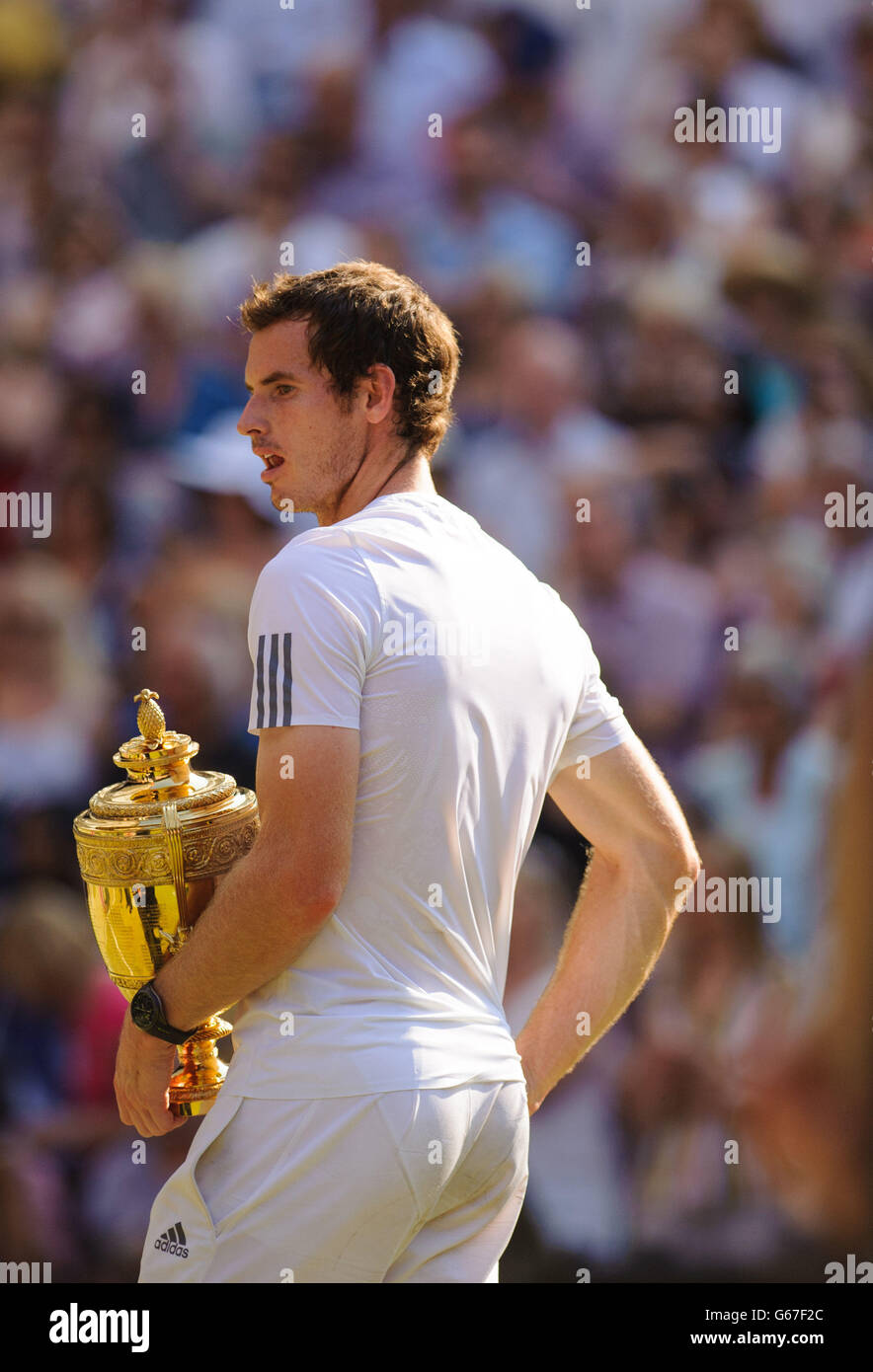 Andy murray wimbledon trophy hi-res stock photography and images - Alamy