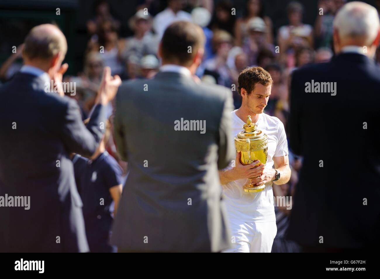 Andy murray wimbledon trophy hi-res stock photography and images - Alamy