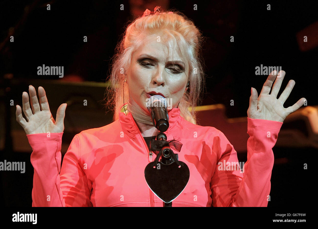 Showbiz blondie hi-res stock photography and images - Alamy