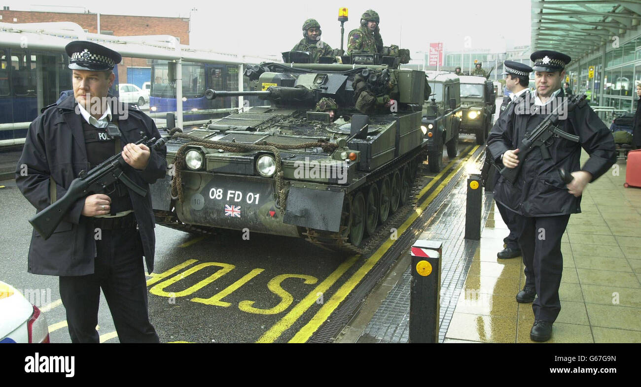 Heathrow terminal 2 security hi-res stock photography and images - Alamy