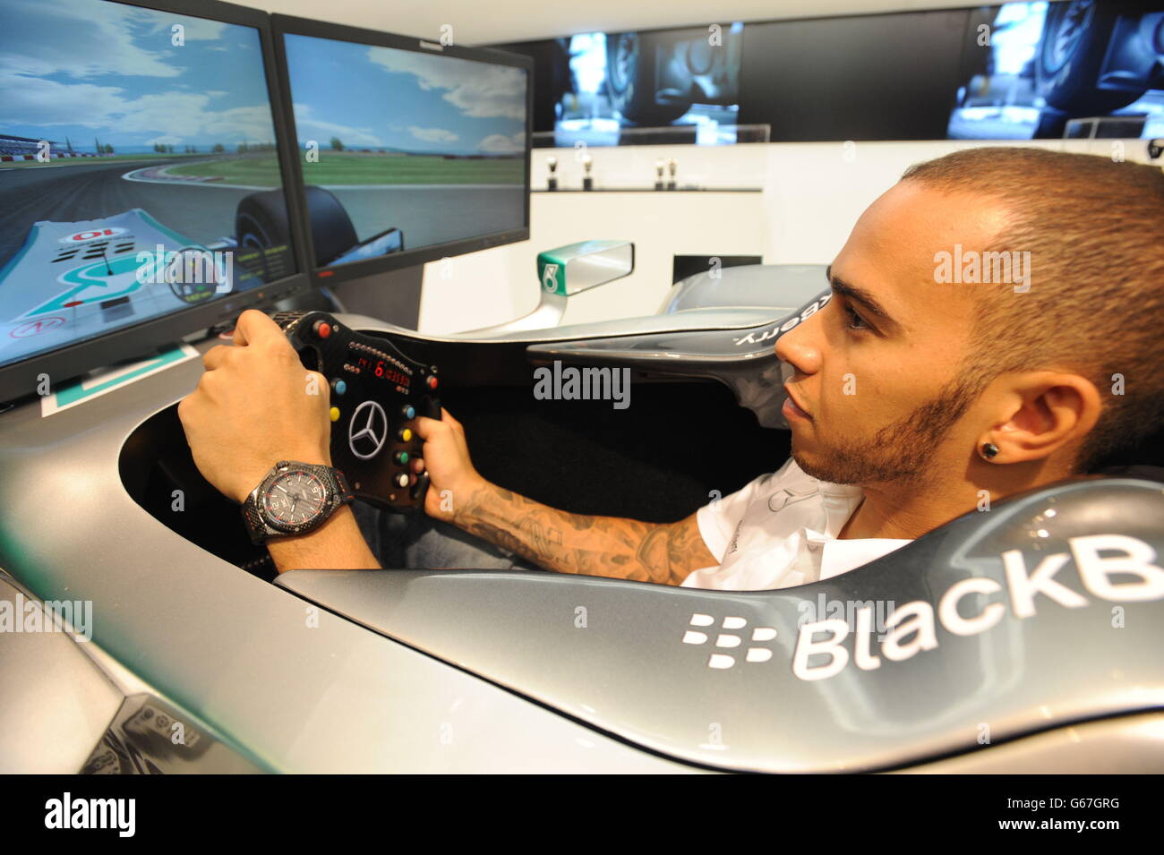 F1 simulator hi-res stock photography and images - Alamy