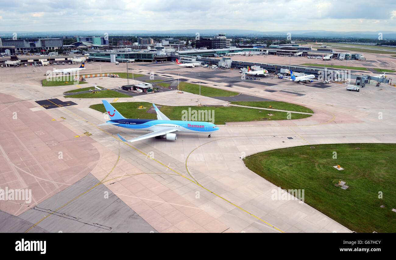 Manchester airports new control tower hi-res stock photography and ...