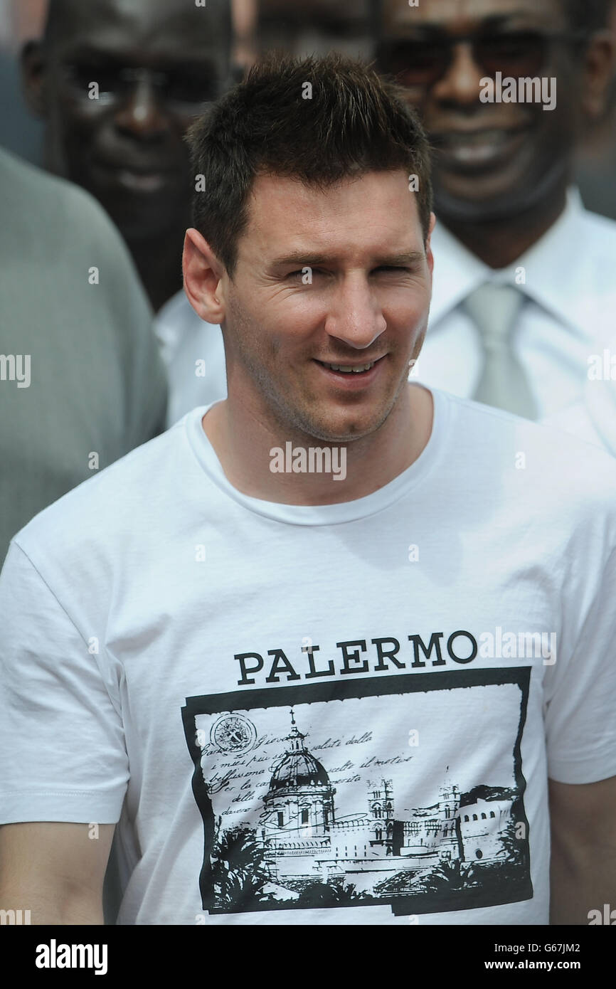 Lionel Messi in Senegal Stock Photo - Alamy