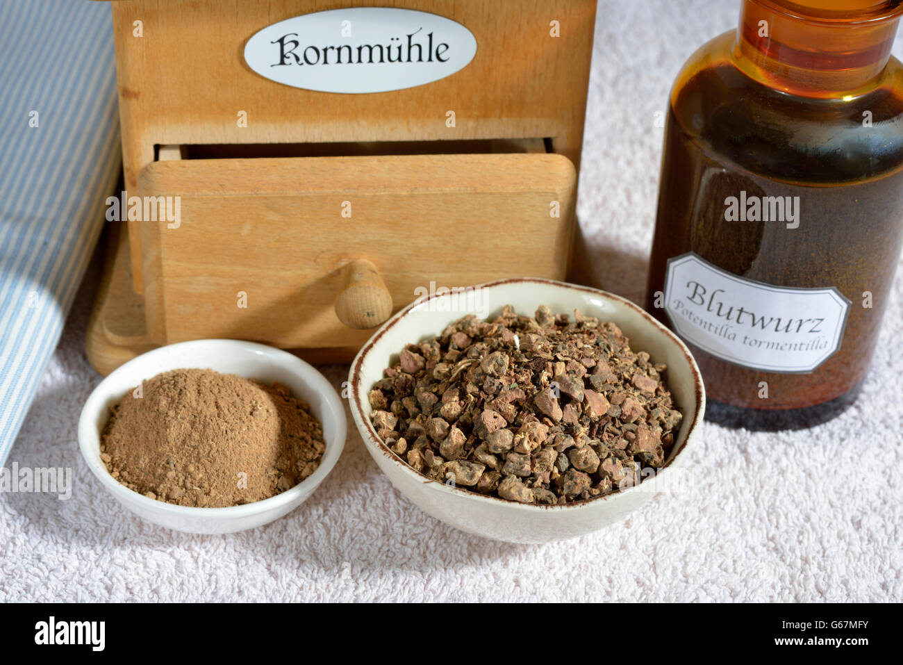 Tormentil, dried roots / (Potentilla tormentilla Stock Photo - Alamy