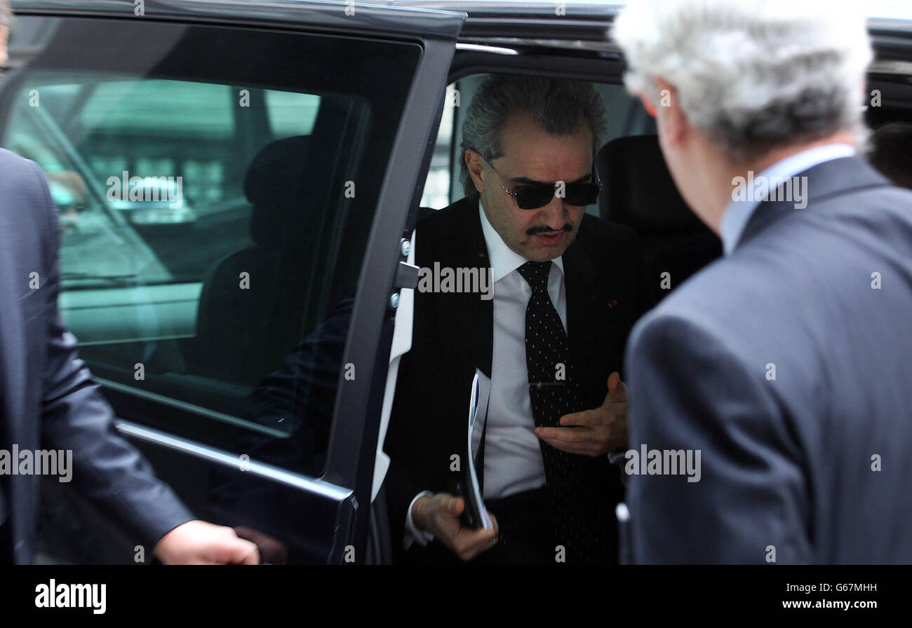 Saudi Prince Al-Waleed Bin Talal Bin Abdul-Aziz Al-Saud arrives at ...