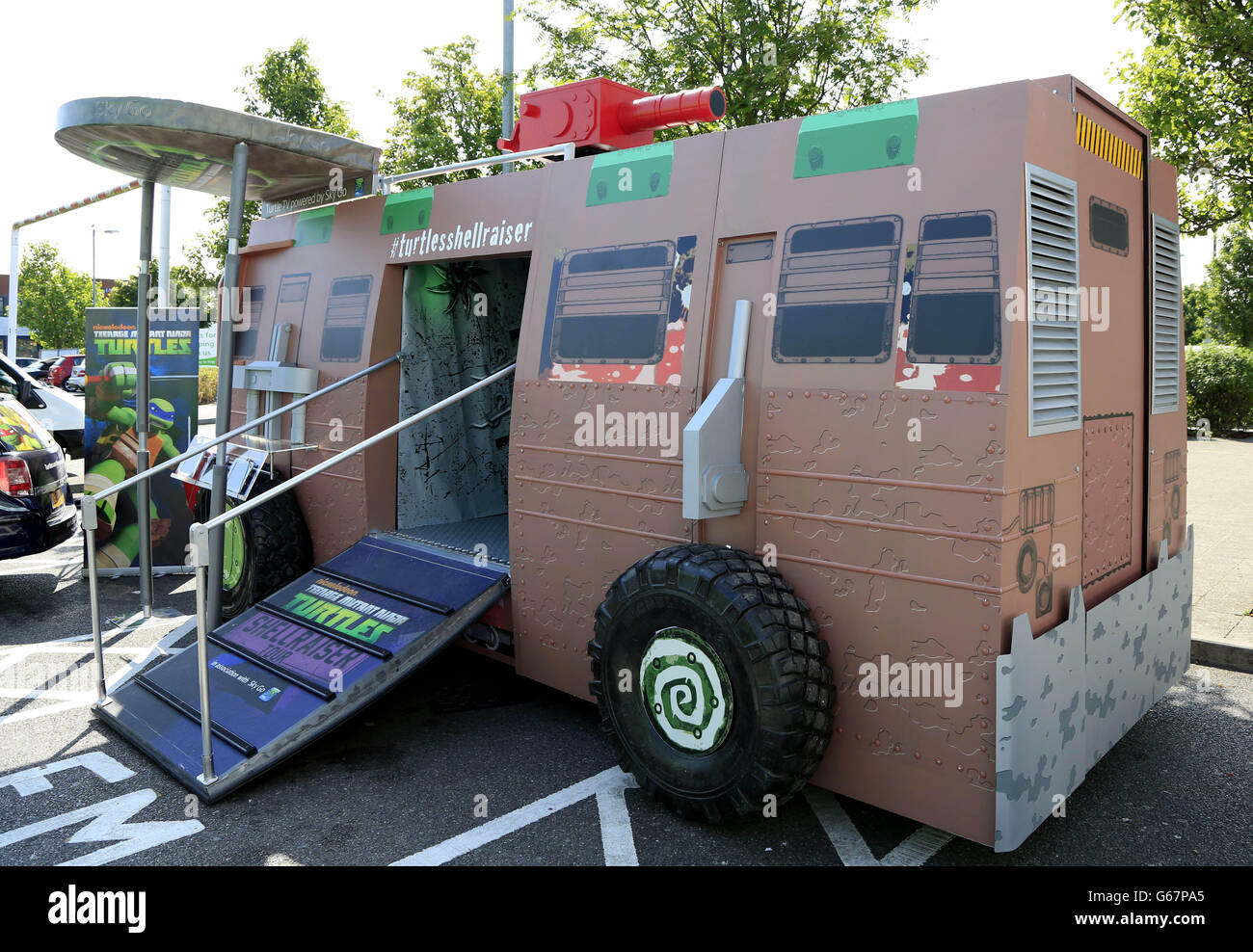 Shellraiser vehicle tour at asda park royal in ealing hi-res stock ...