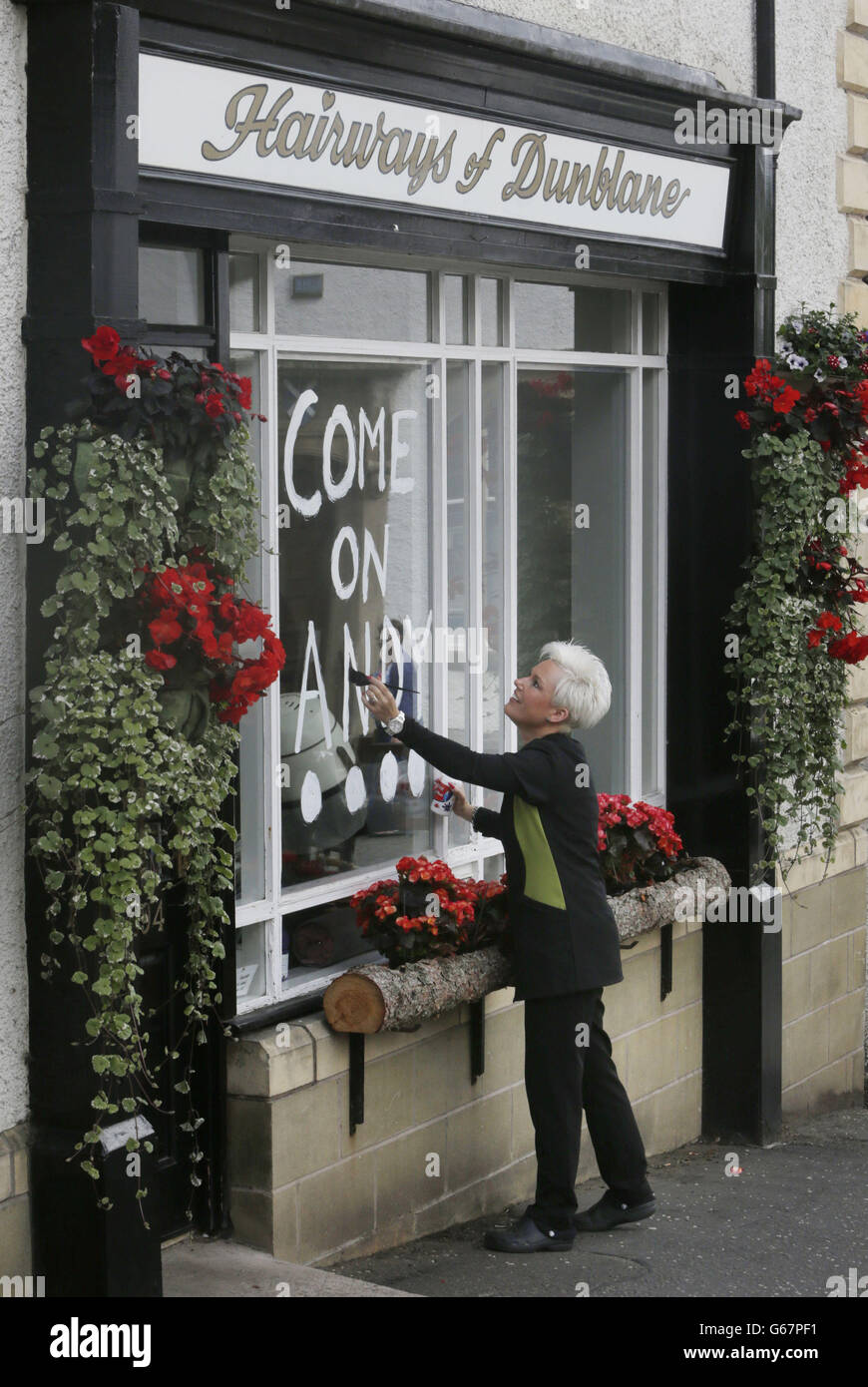 Tennis - 2013 Wimbledon Championships - Andy Murray Fans in Dunblane ...