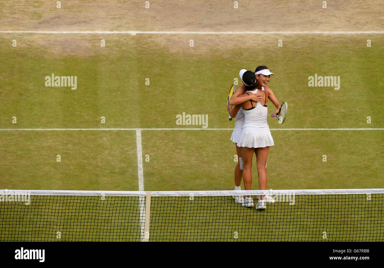 Taipei's Su-Wei Hsieh and China's Shuai Peng (right) celebrate winning ...