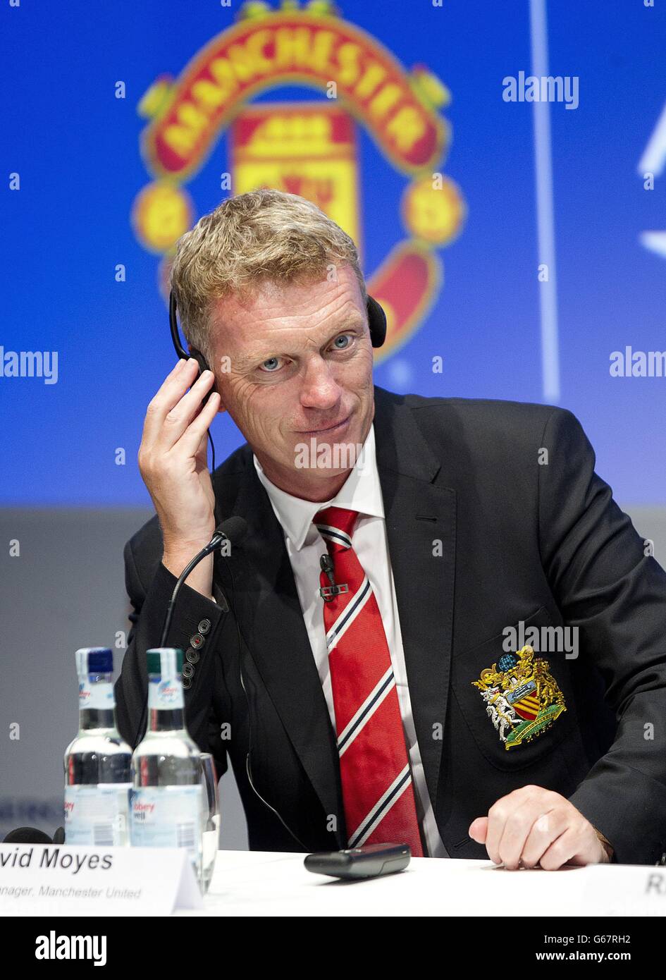 Soccer manchester united global commercial partner announcement old ...