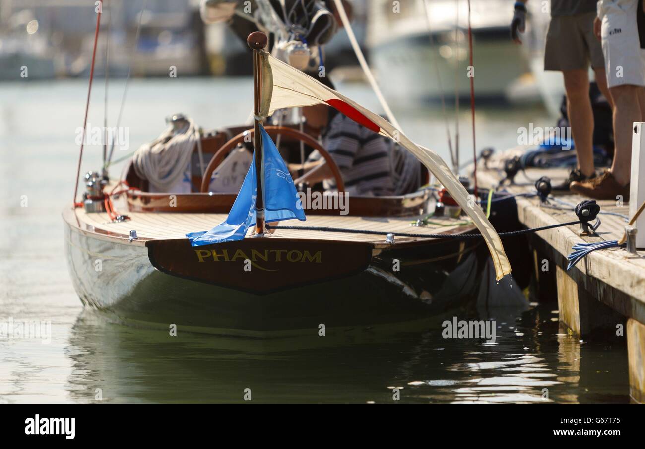 Cowes week classic hi-res stock photography and images - Alamy