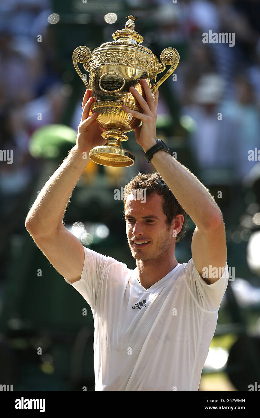 Great Britain's Andy Murray celebrates with the trophy after defeating ...