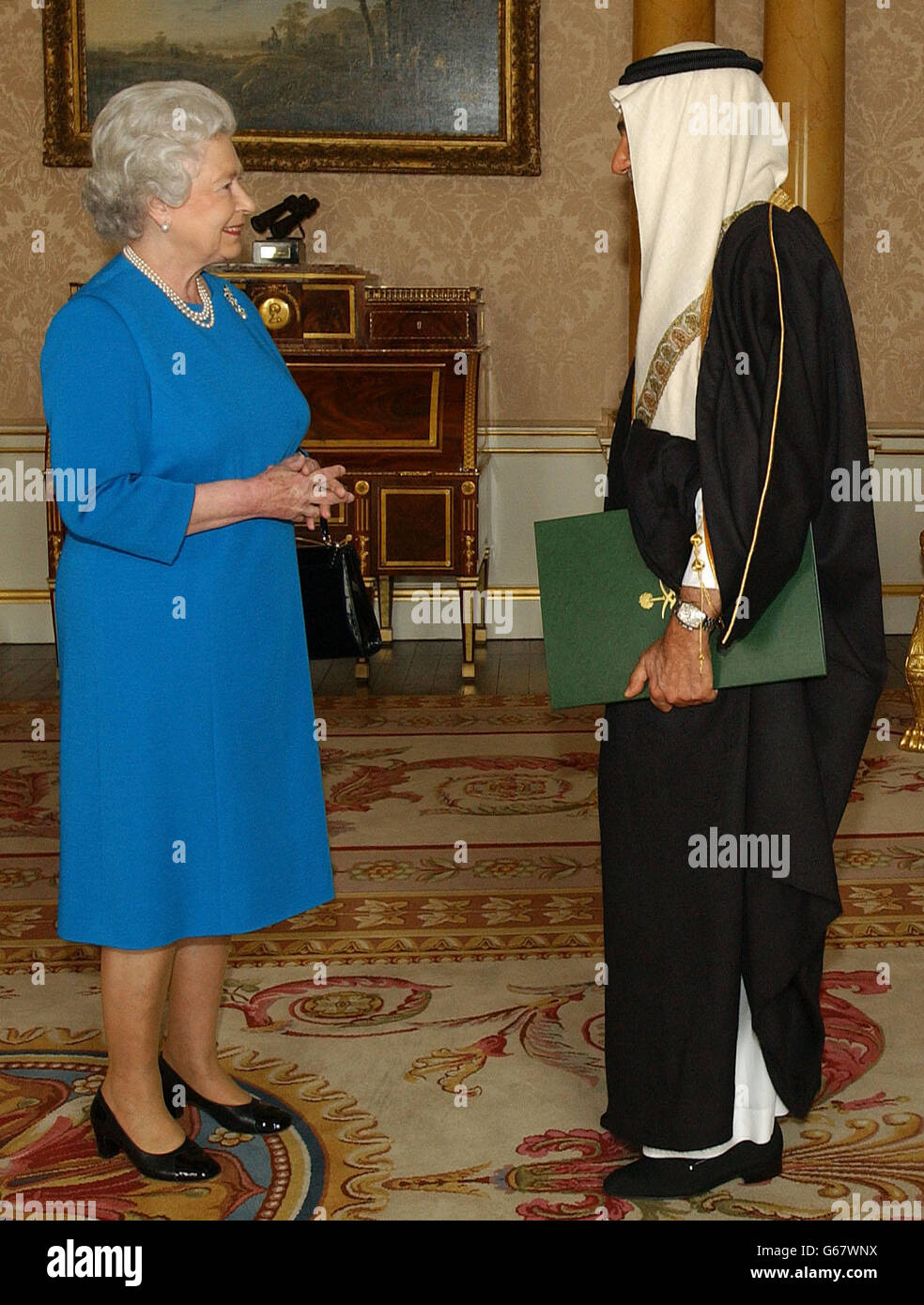 Queen receives ambassador saudi arabia hi-res stock photography and ...
