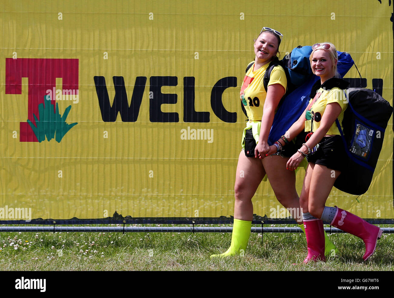 Robin borland left with lara wark hi-res stock photography and images ...