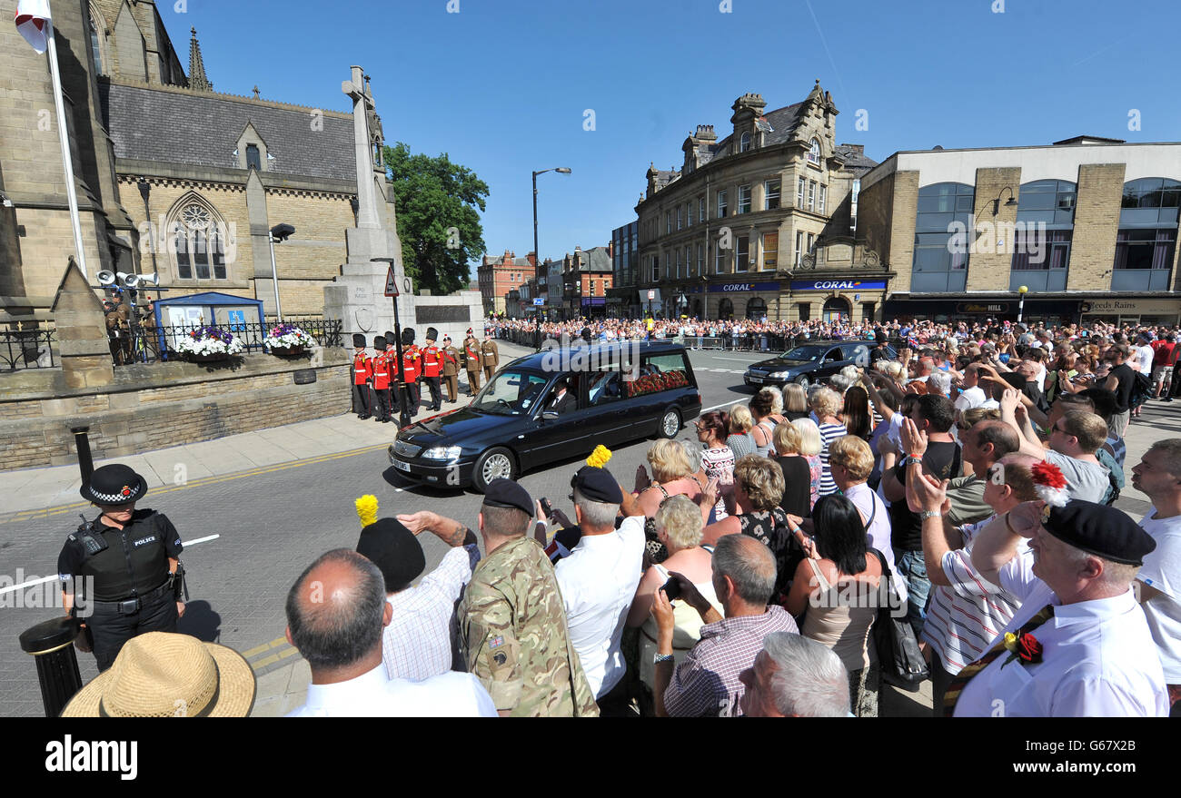 News Funeral Woolwich High Resolution Stock Photography and Images - Alamy
