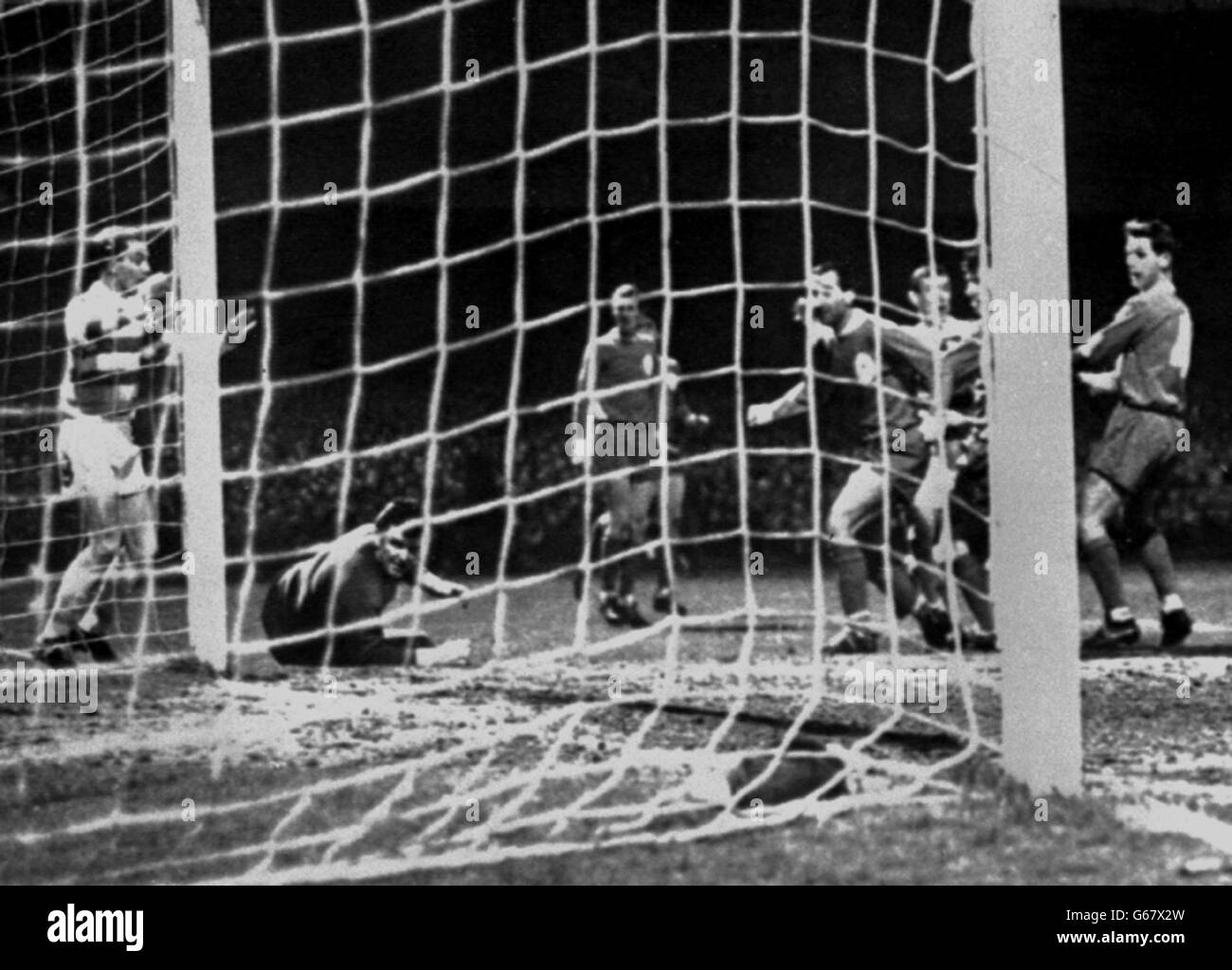 Bobby hunt football hi-res stock photography and images - Alamy