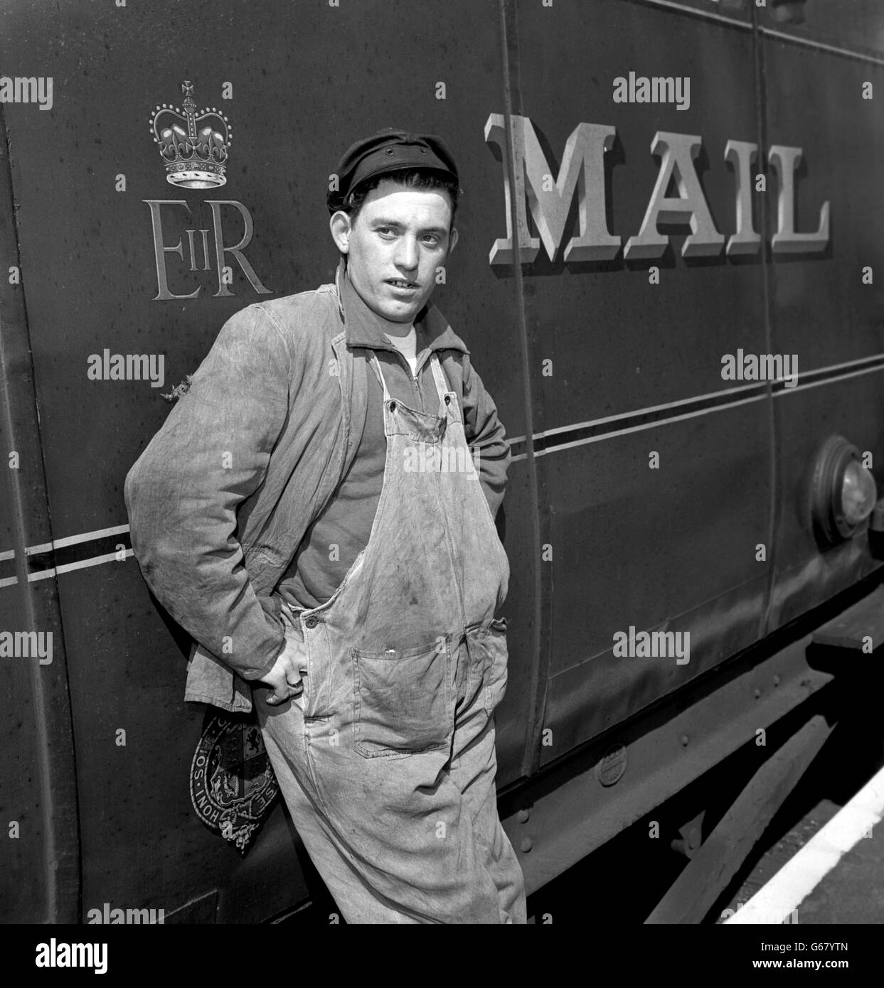 Cheddington station hi-res stock photography and images - Alamy