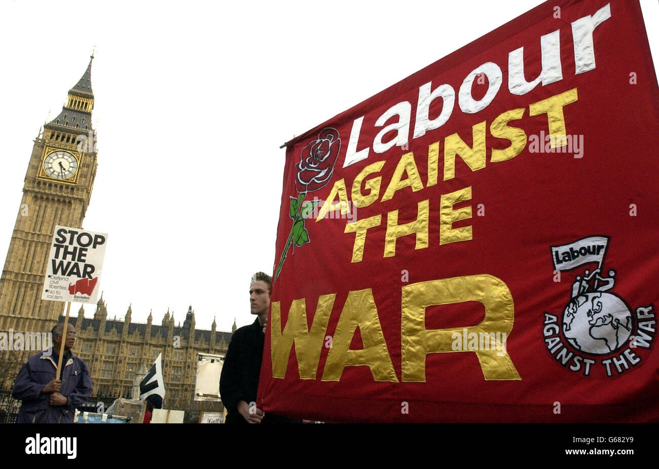 Anti war supporters hi-res stock photography and images - Alamy