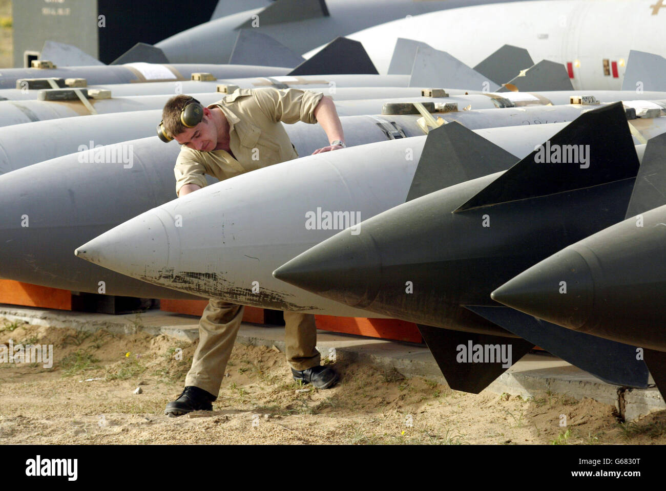 Royal Air Force ground crew Stock Photo - Alamy