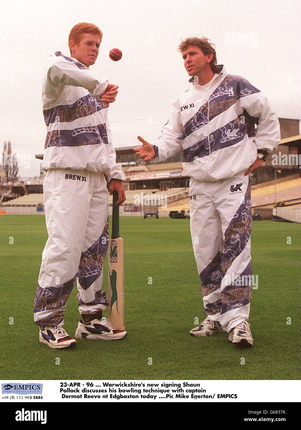 Cricket ... Shaun Pollock press conference Stock Photo - Alamy