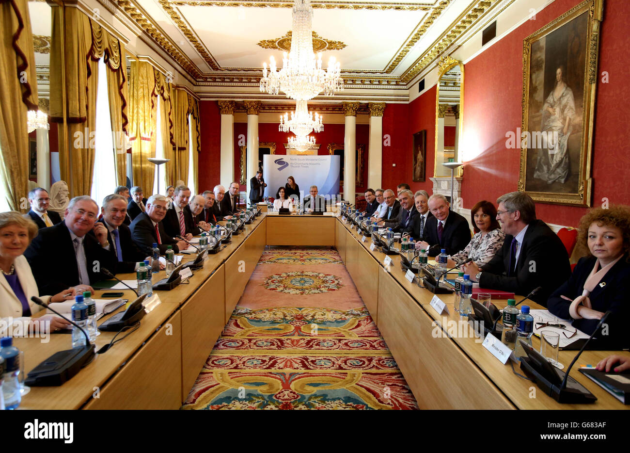 Members of Irish and Cabinet (left) and Northern Ireland executive at ...