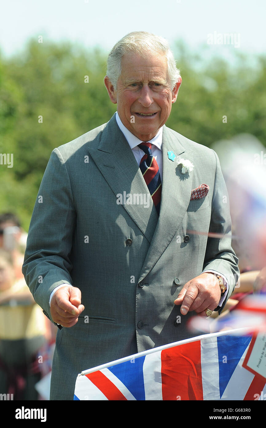 The Prince of Wales meets well wishers during a visit to the Prince of ...