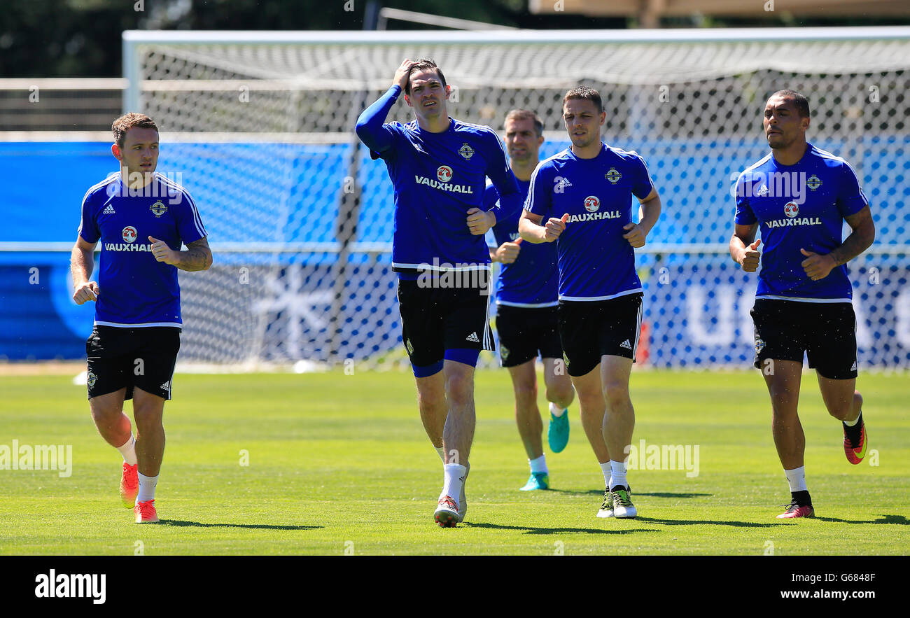 (left-right) Northern Ireland's Lee Hodson, Kyle Lafferty, Chris Baird ...