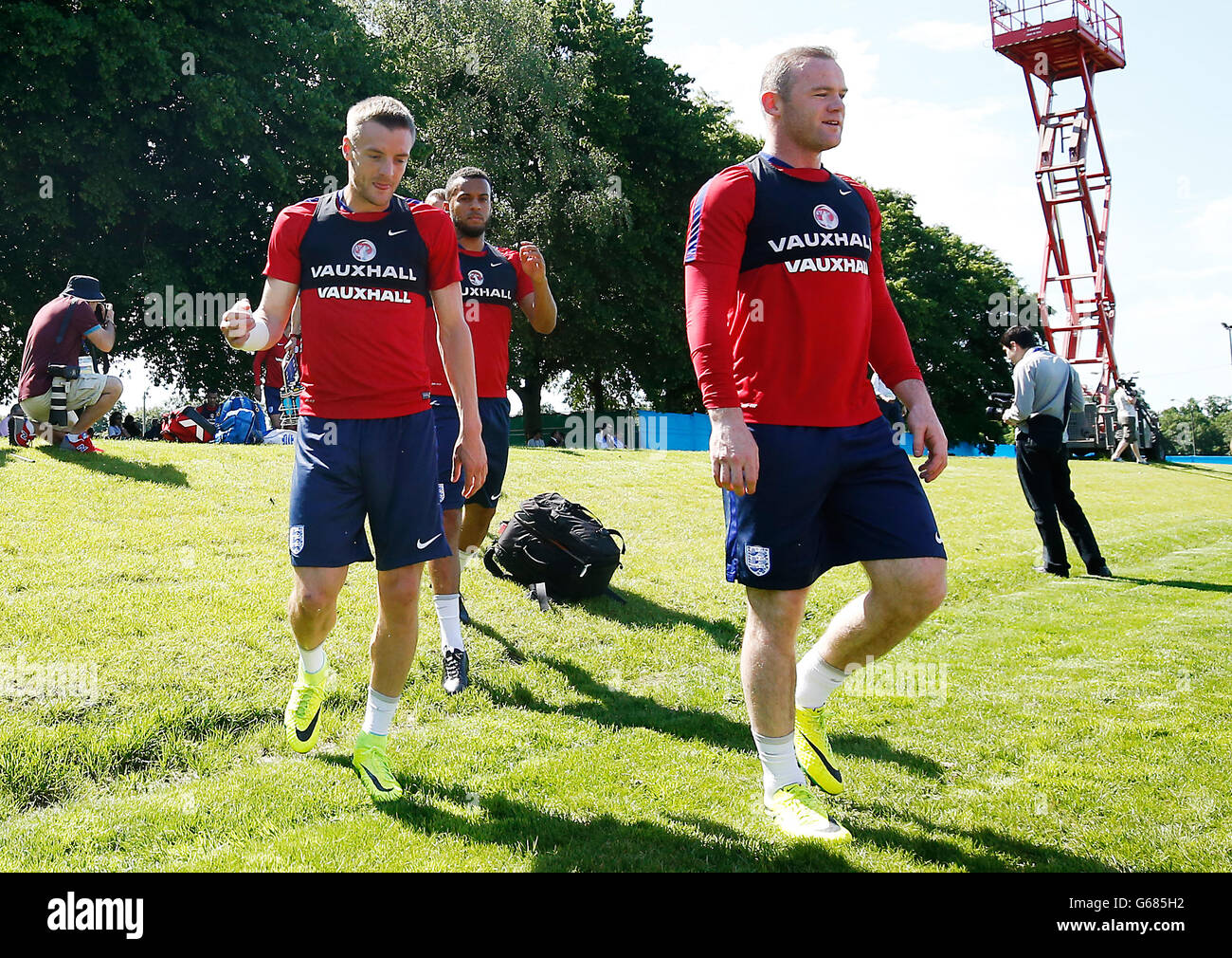 England captain Wayne Rooney (right) and Jamie Vardy during a training ...