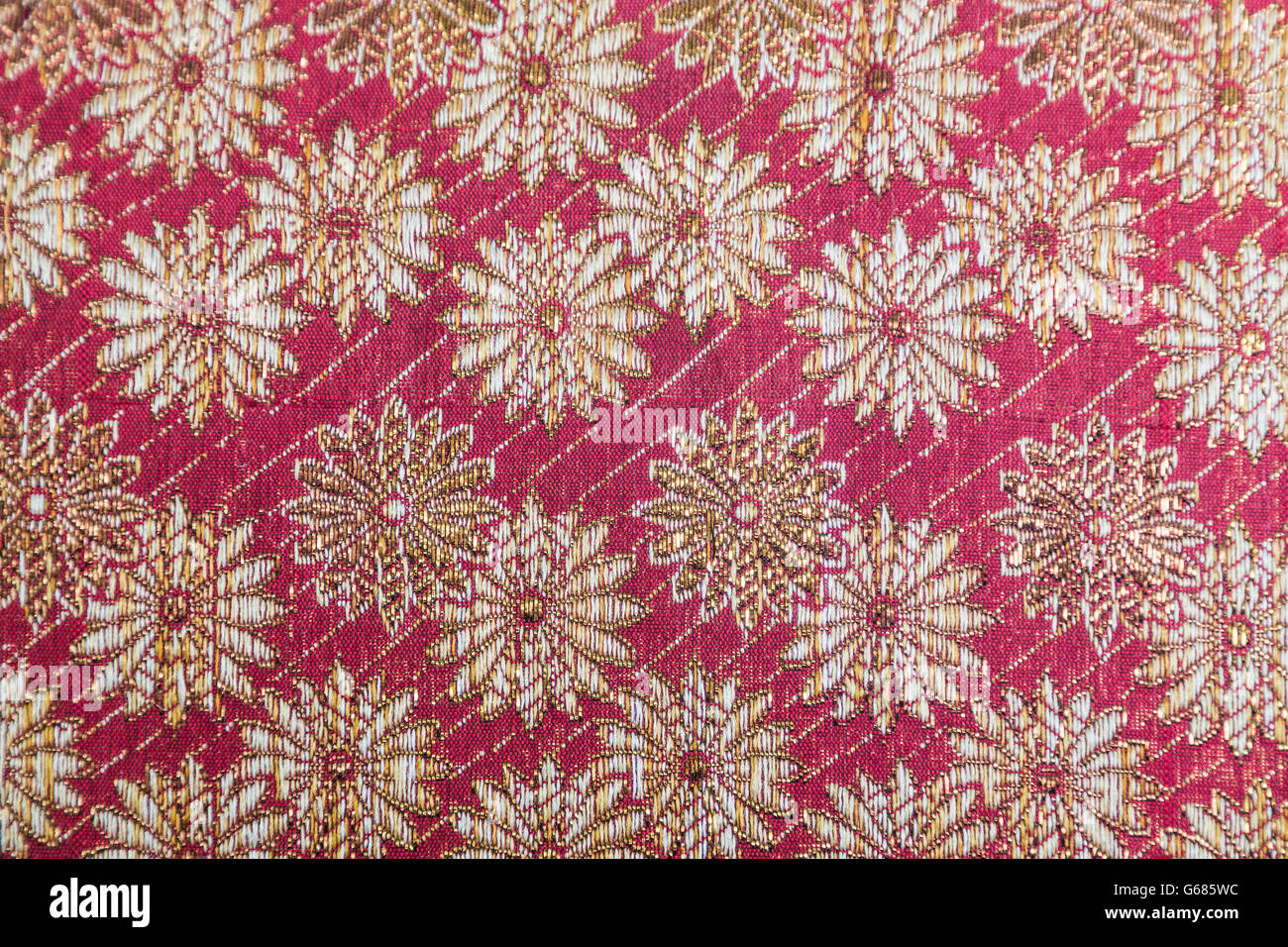 India folk art gold hi-res stock photography and images - Alamy