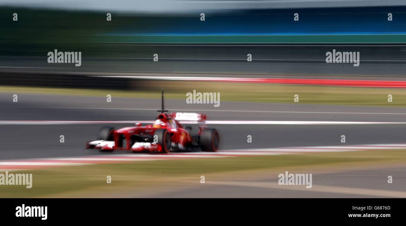 Formula one motor racing testing silverstone hi-res stock photography ...