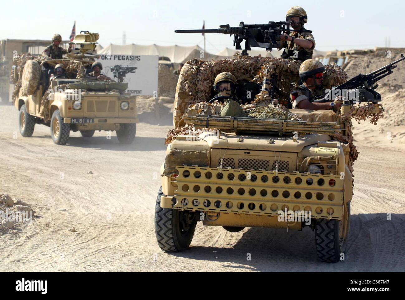 Paras Kuwait desert exercise Stock Photo - Alamy