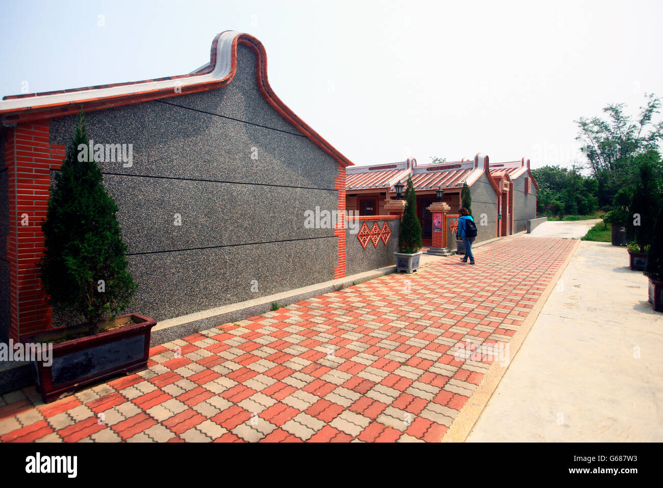Seaview traditional quadrangle house Stock Photo - Alamy